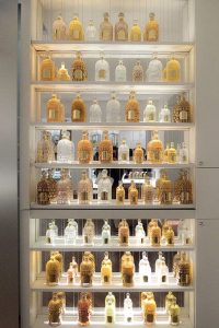 17 Modern Perfume Storage Ideas – Your Motor Geek