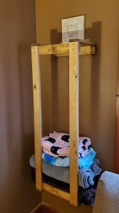 17 Blanket Storage Ideas to Access Anytime – The DIY Desire