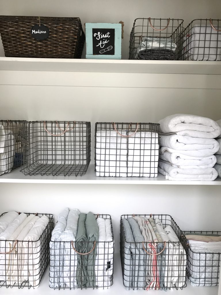 17 Blanket Storage Ideas to Access Anytime – The DIY Desire