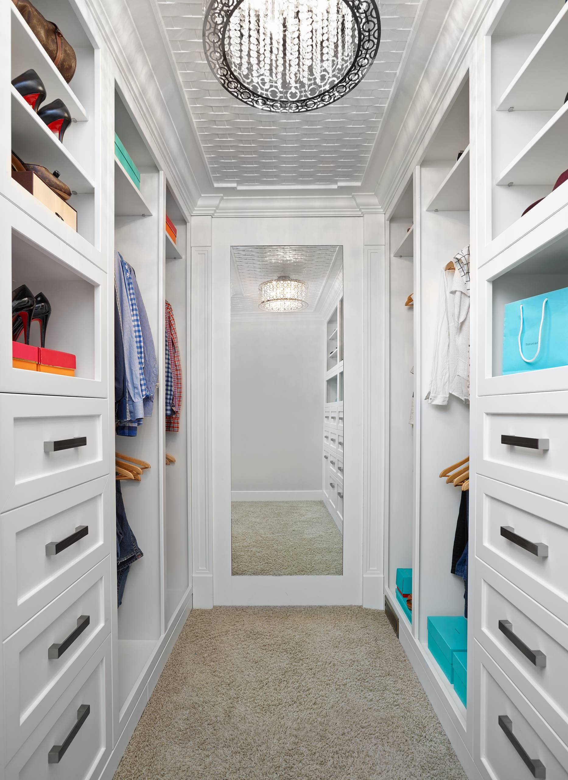 25 Clever Small Walk-in Closet Ideas – Your Motor Geek
